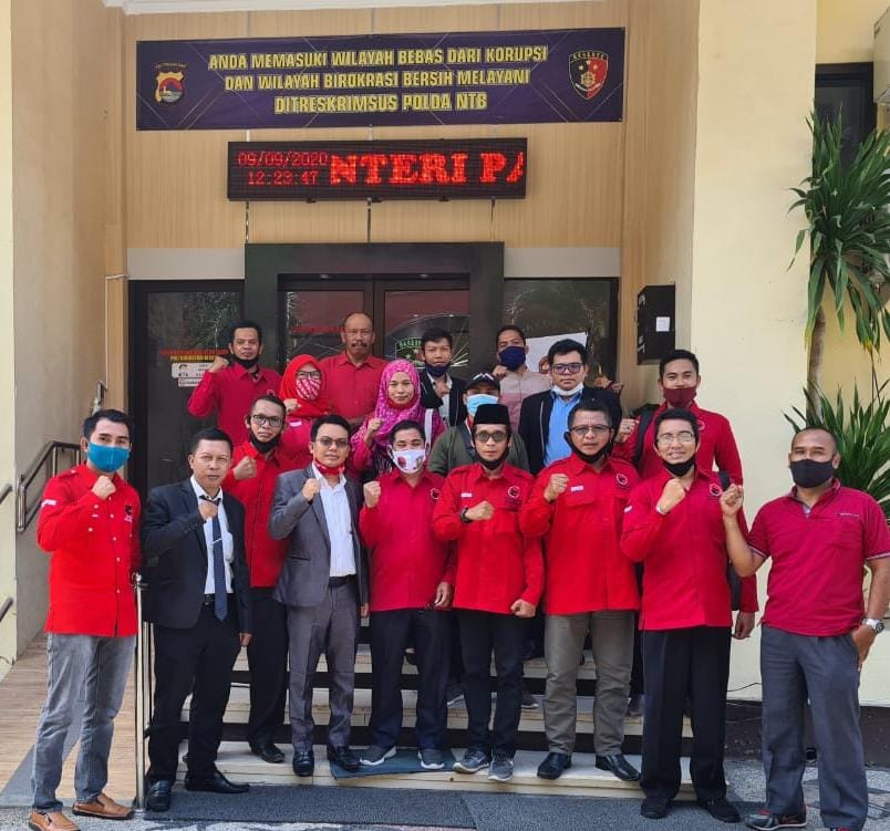 Pengurus PDIP Lobar Laporkan Penyebar Ujaran Kebencian Pengurus PDIP Lobar Laporkan Penyebar Ujaran Kebencian
